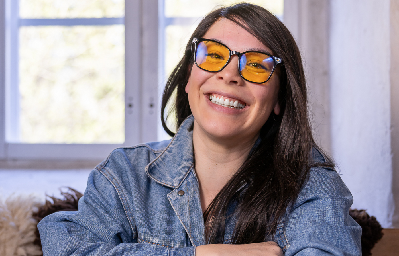 Suomessa suunniteltu sinivalolasimallisto ja klipsilinssit